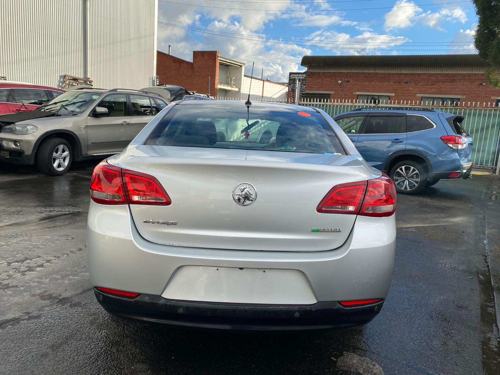 Side Step/Skirt Commodore Holden 2013