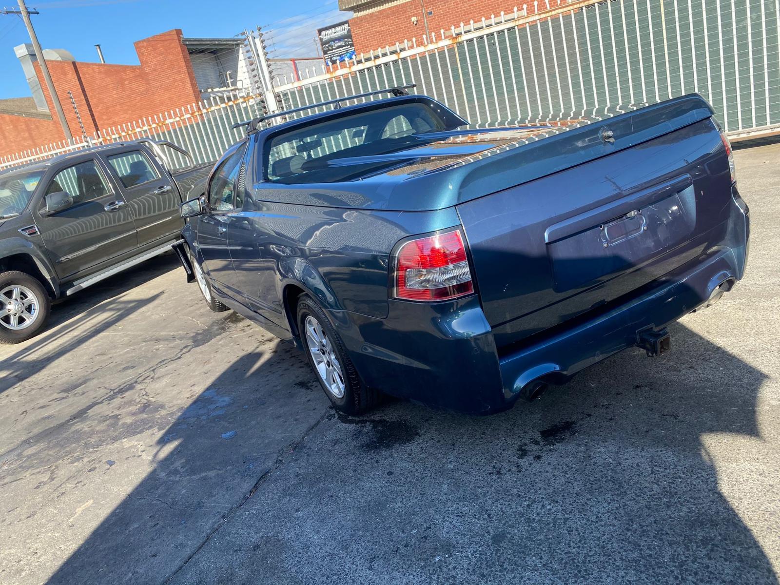 Side Step/Skirt Commodore Holden 2009