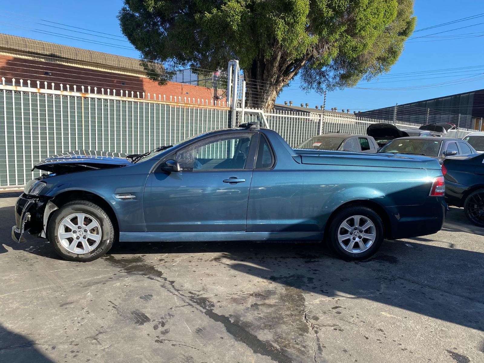 Side Step/Skirt Commodore Holden 2009