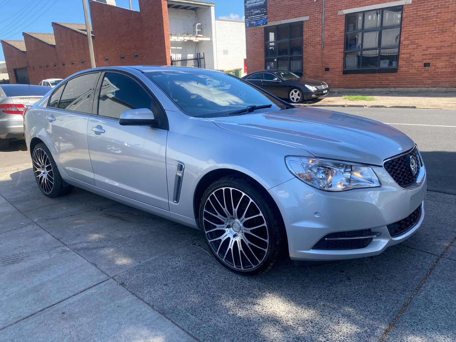 Left Rear 1/4 Door Glass Commodore Holden 2013