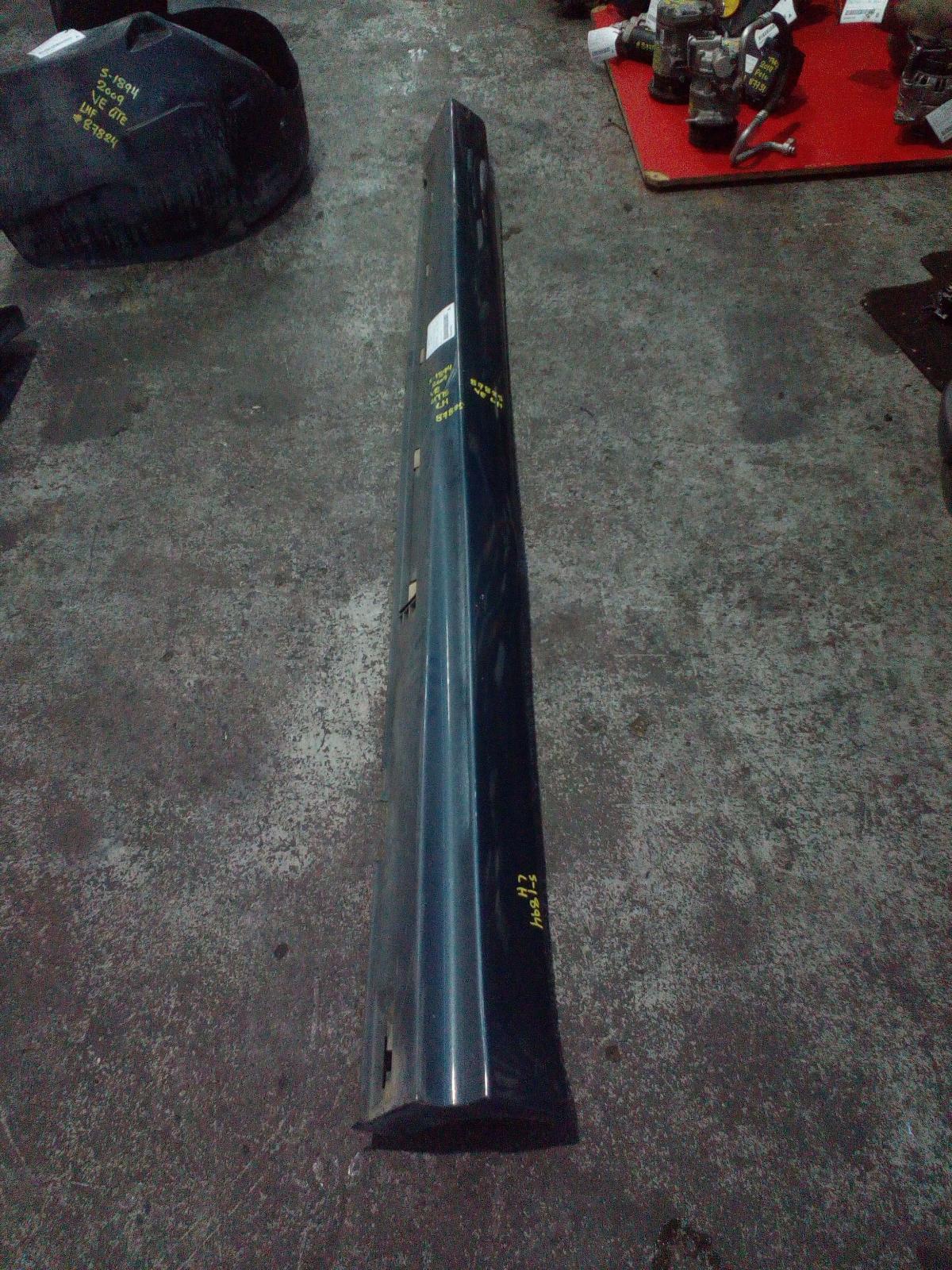 Side Step/Skirt Commodore Holden 2009